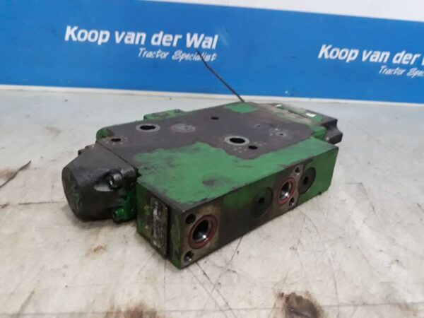 HYDRAULICS - John Deere 8000 Series | Koop van der Wal